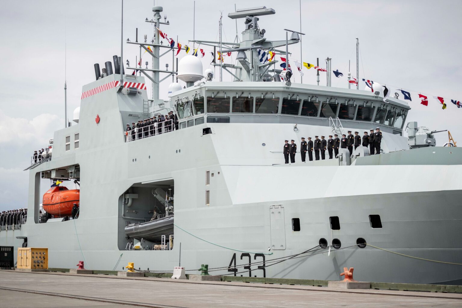 HMCS William Hall Commissioned in Halifax – Maple Leaf Navy Magazine
